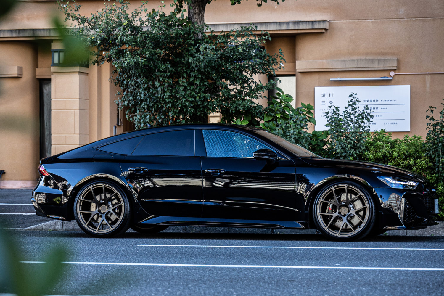 アウディRS7スポーツバック（4WD/8AT）【試乗記】5人乗りの「アウディR8」｜RESENSE｜車を心のサプリメントに