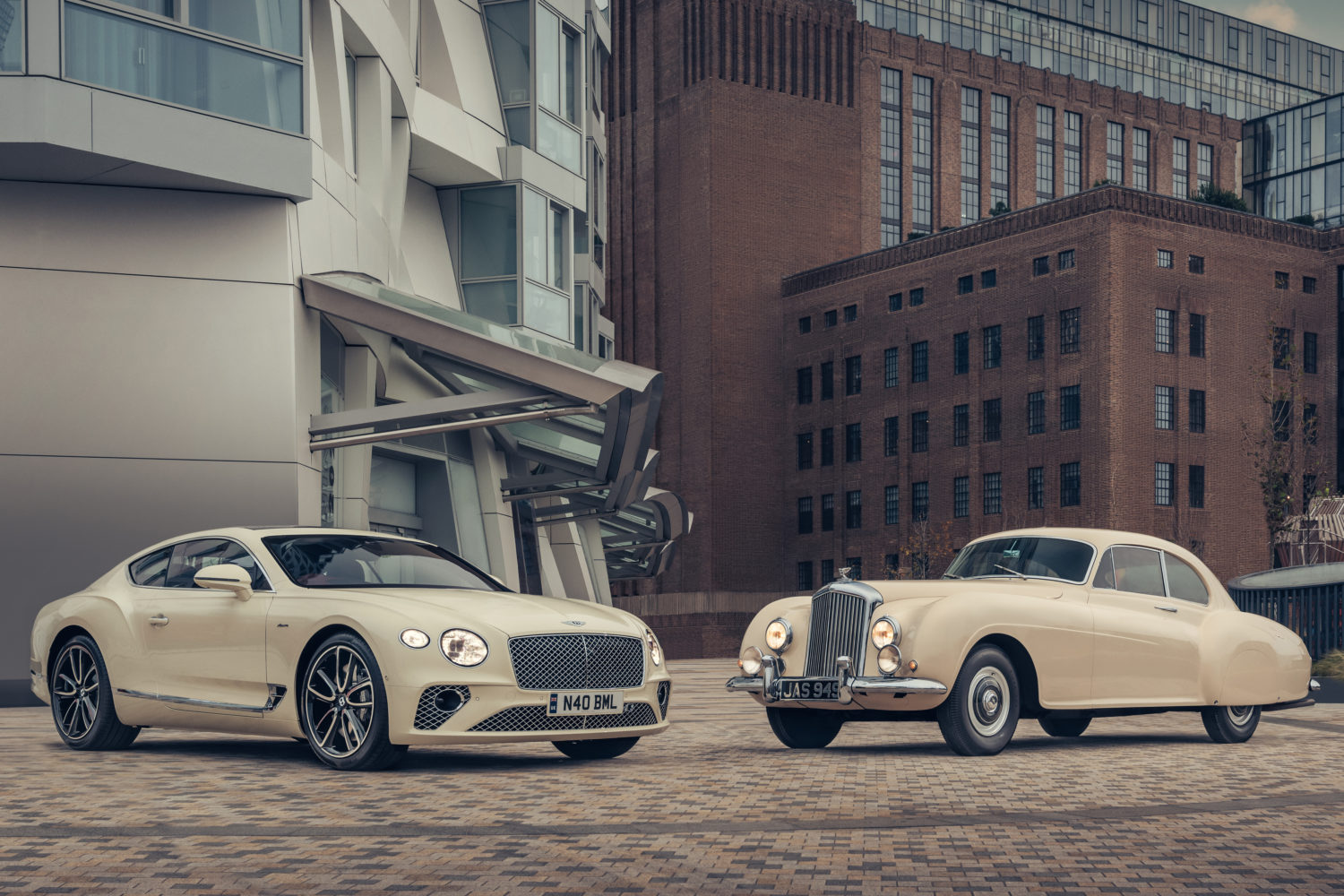 70年前のベントレーをコンチネンタルGTに投影 ワンオフ製作「アズール」とは｜RESENSE｜車を心のサプリメントに