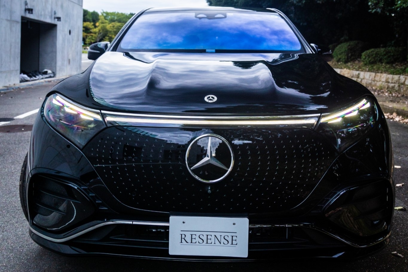 メルセデス・ベンツ EQS 450 4マチックSUV（4WD）【試乗記】末尾が「S」の意味｜RESENSE｜車を心のサプリメントに