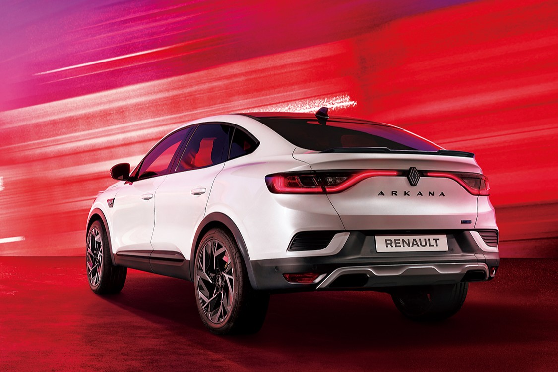 SUV ルノー・アルカナ・エスプリ・アルピーヌ パワートレインを2種ラインナップ｜RESENSE｜車を心のサプリメントに