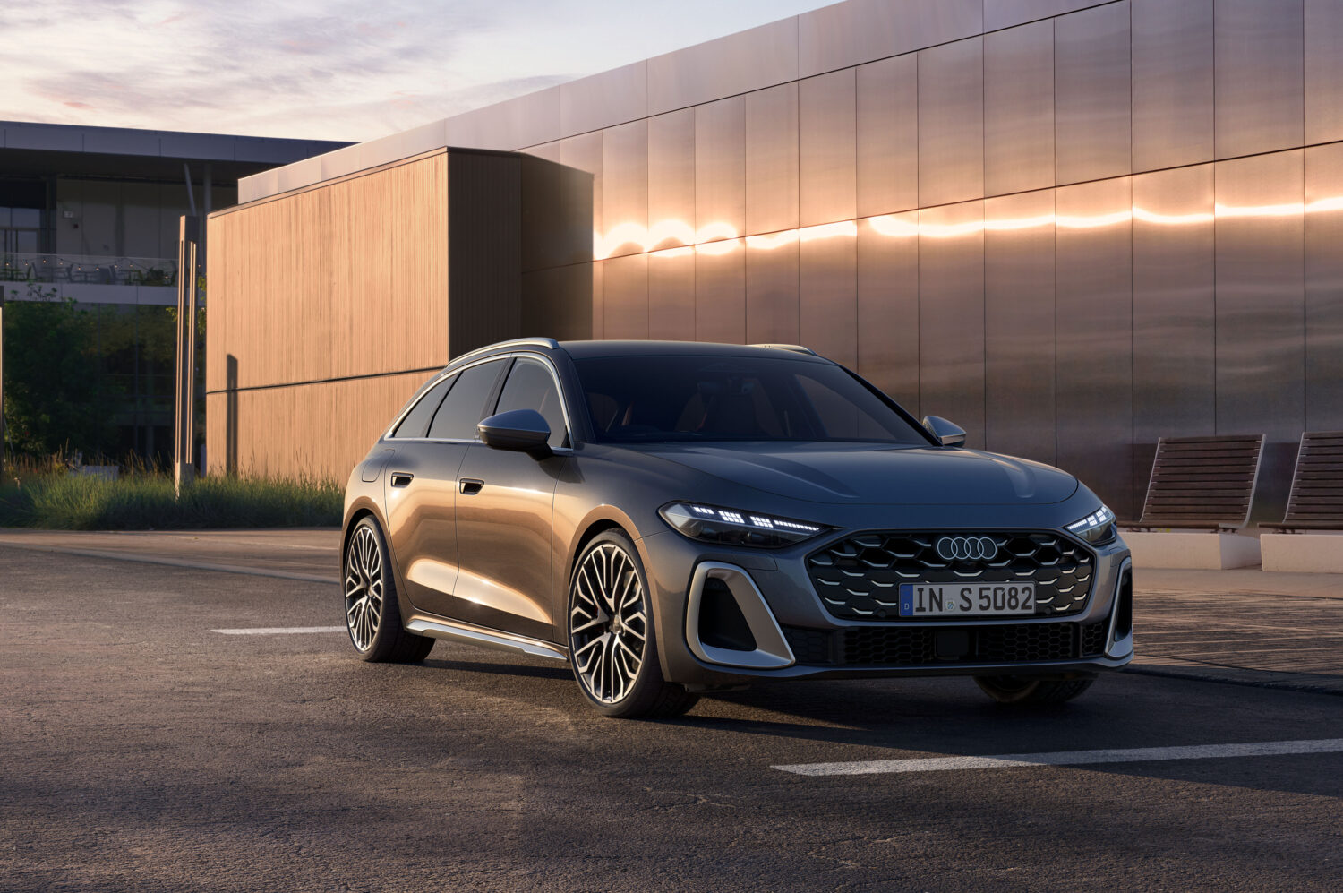 A4成功の歴史を継承 アウディA5/A5アバント 導入記念エディション1も発売｜RESENSE｜車を心のサプリメントに