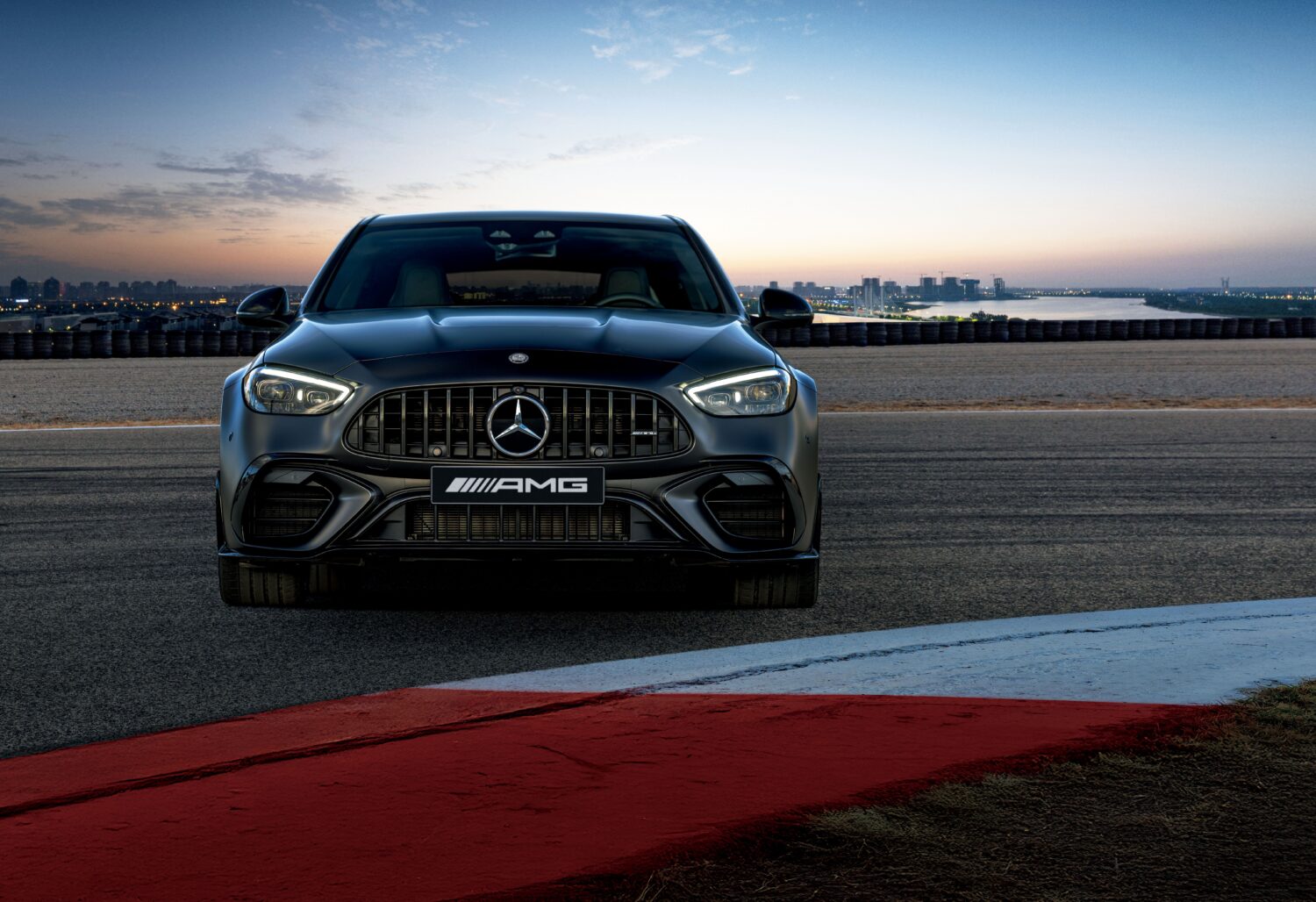 限定50台 メルセデスAMG C63S Eパフォーマンス「エディション・ピーク」｜RESENSE｜車を心のサプリメントに