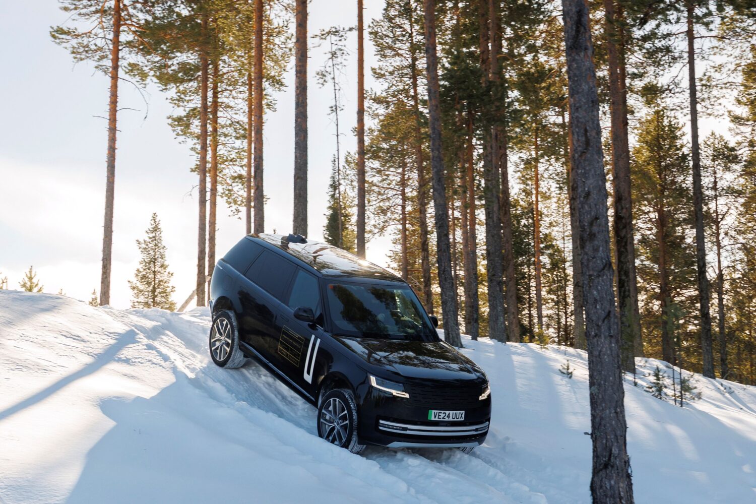 北極圏の極寒環境下 レンジローバー・エレクトリック プロトタイプ車両のテスト完了｜RESENSE｜車を心のサプリメントに