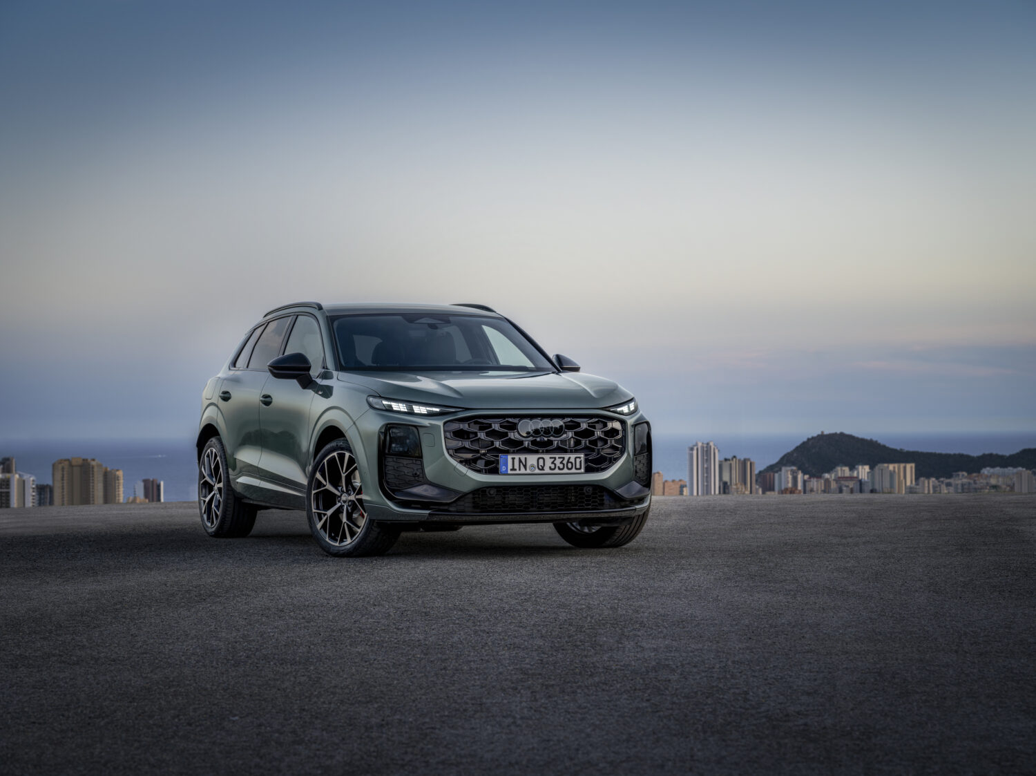 アウディQ3 日常のデジタルパートナーともいえる存在へ 歴代最良モデル｜RESENSE｜車を心のサプリメントに